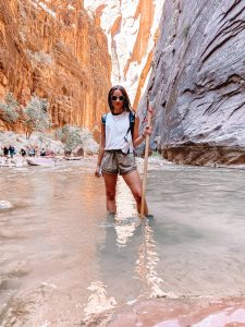 Utah Road Trip Outfits + Packing List - Emjacquelyn