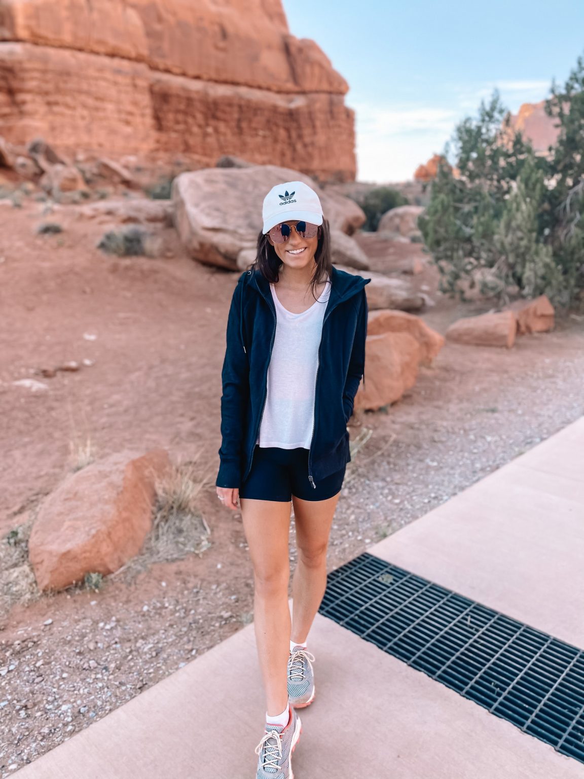 Utah Road Trip Outfits + Packing List - Emjacquelyn