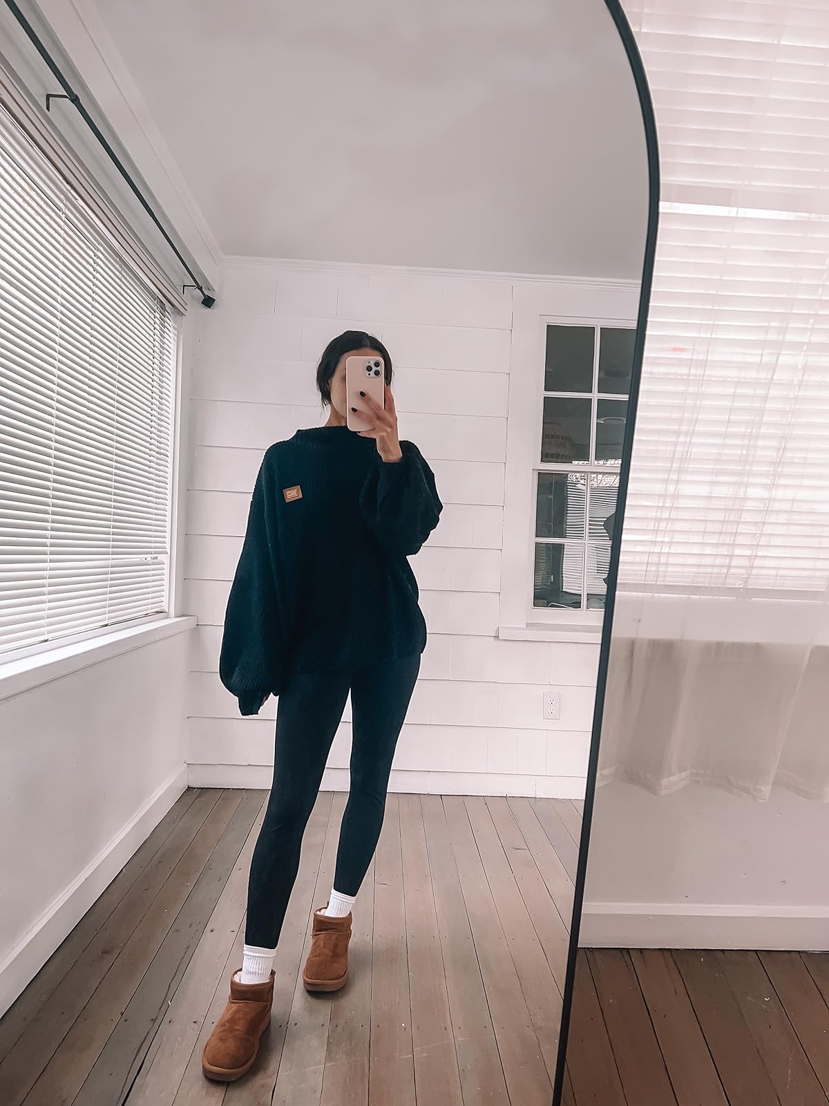 Casual Ugg Outfit Ideas for Fall / Winter from Amazon - Emjacquelyn